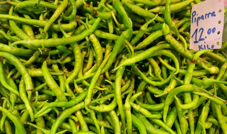 Guindilla Peppers: Piparras Pickled Spanish Peppers